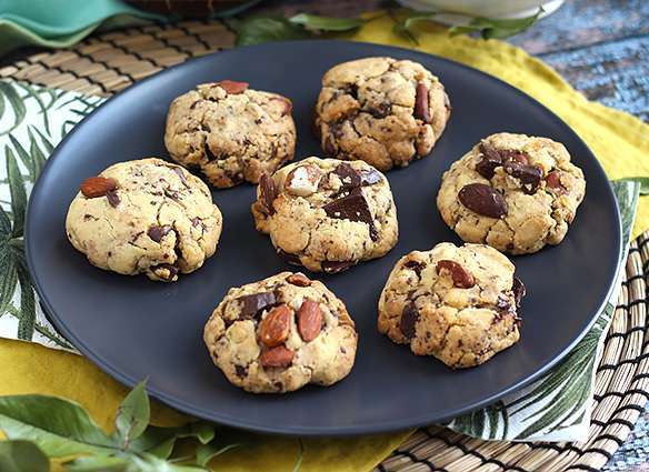 Chocolade, pinda en amandel koekjes - Recept Petitchef