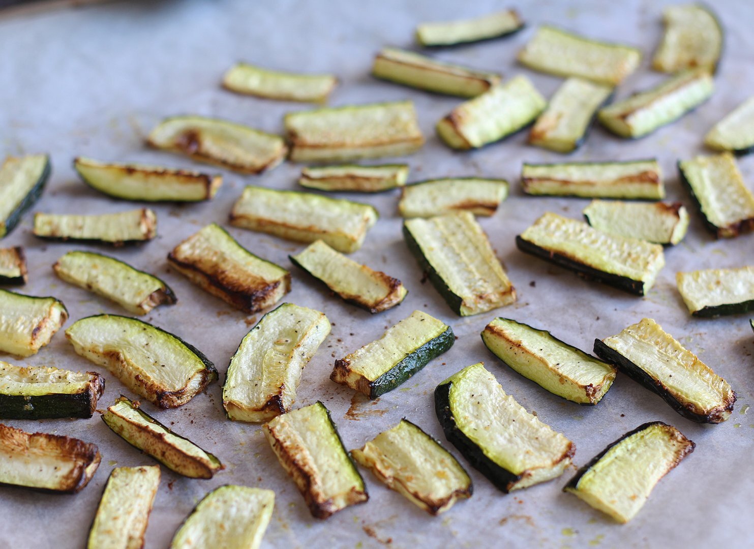 Hoe maak ik een recept voor courgettes uit de oven?