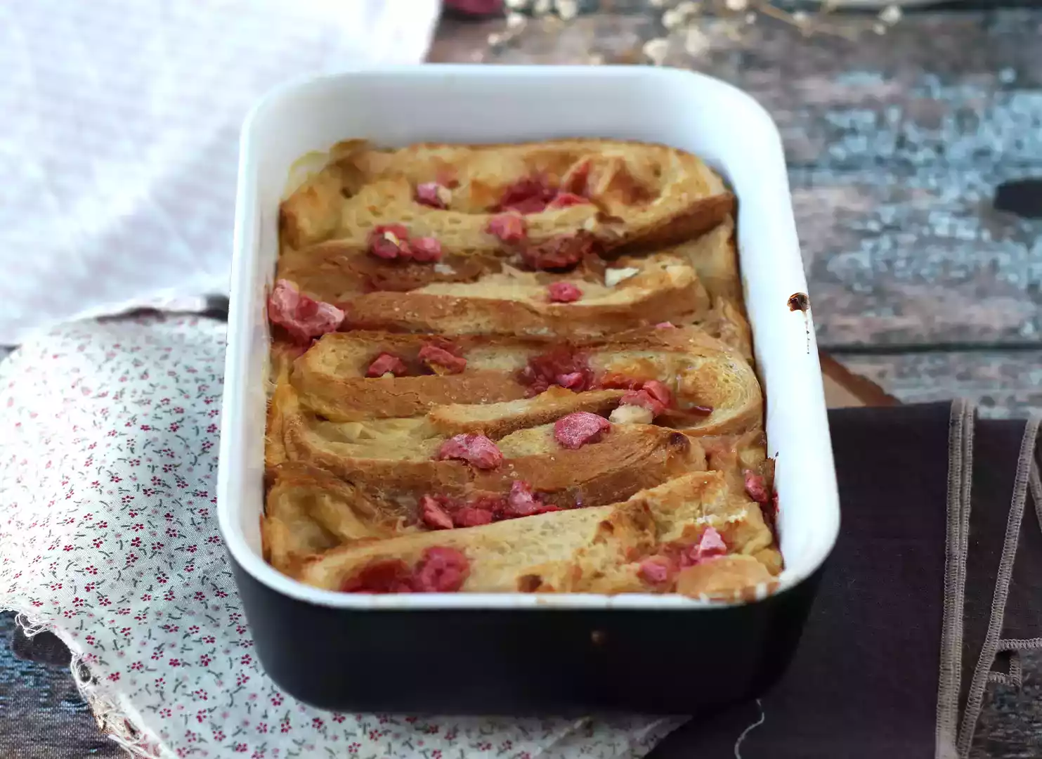 In de oven gebakken wentelteefjes met roze praliné recept